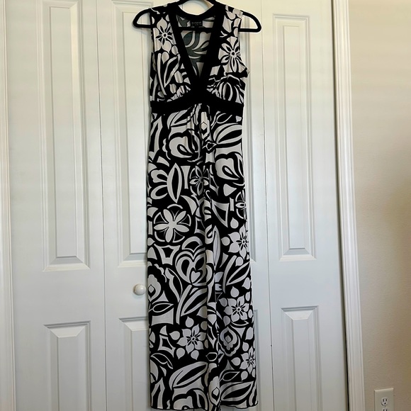Enfocus Studio | Dresses | Black And White Maxi Dress | Poshmark